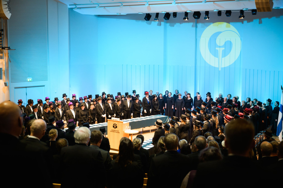 Promootiojuhlaan ennätyksellisesti 180 promovoitavaa tohtoria ...